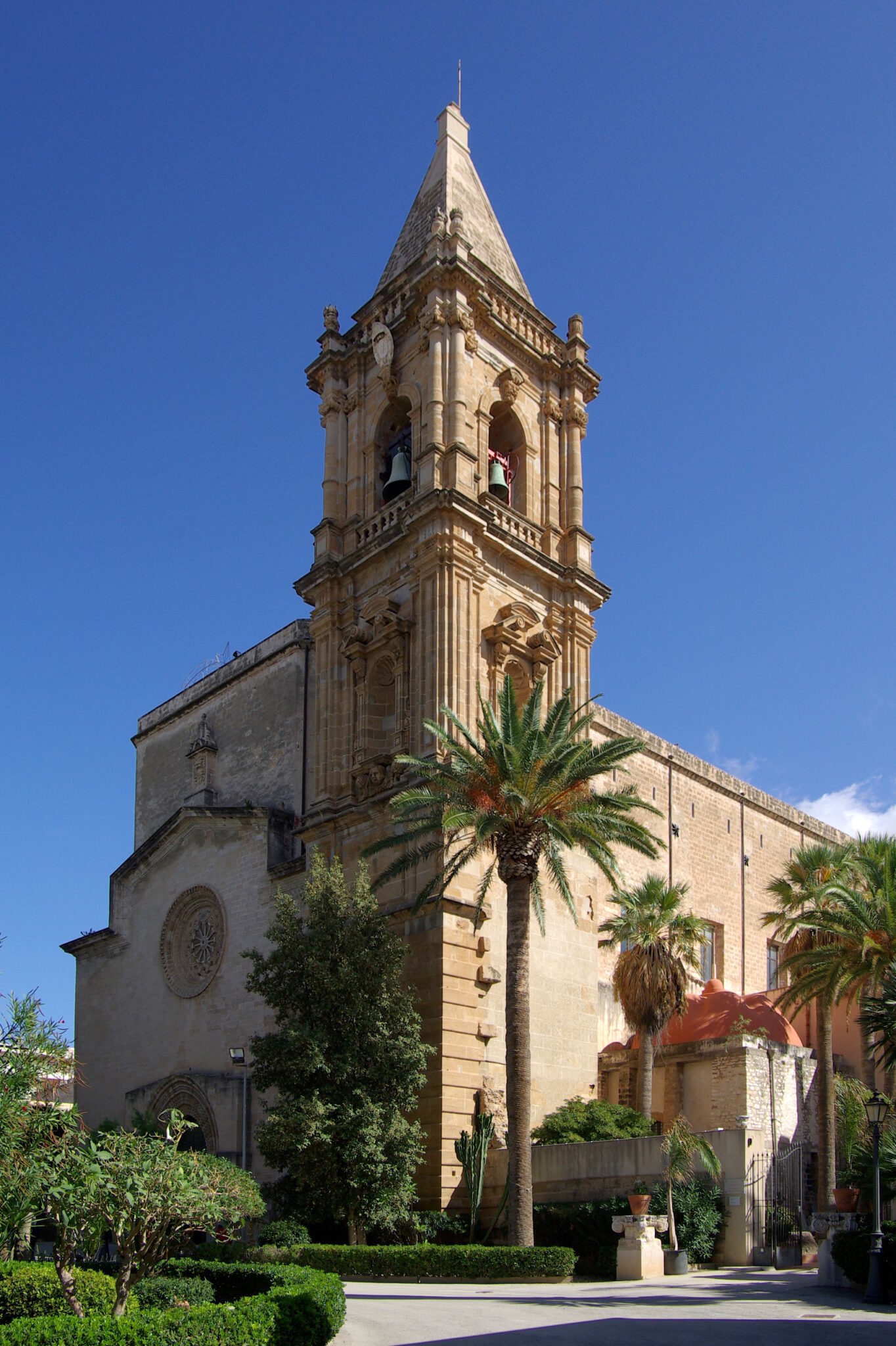 What to see in Trapani in a day – Between sea, history and salt pans