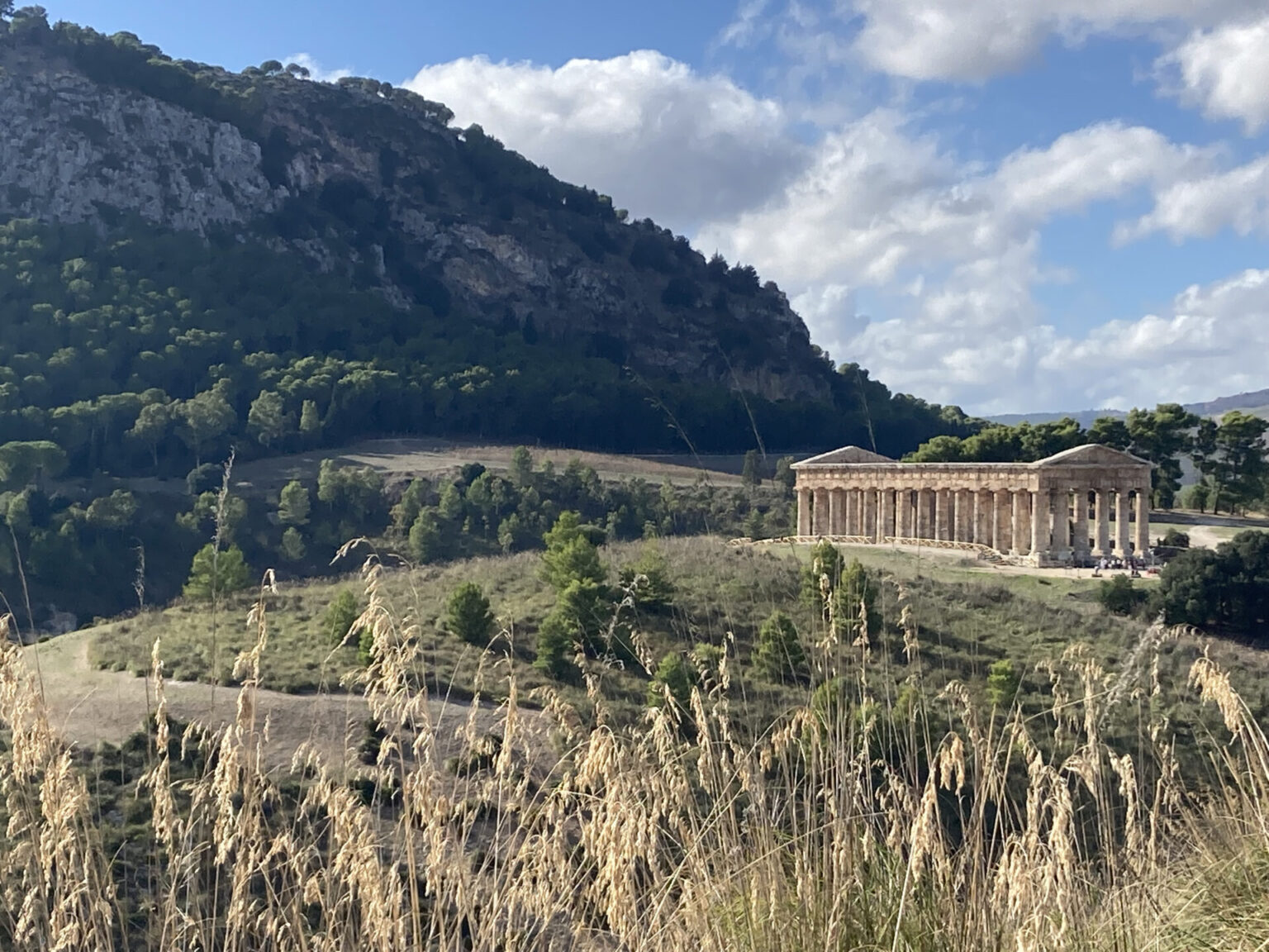 What to see in Segesta – Discover its impressive Greek temple
